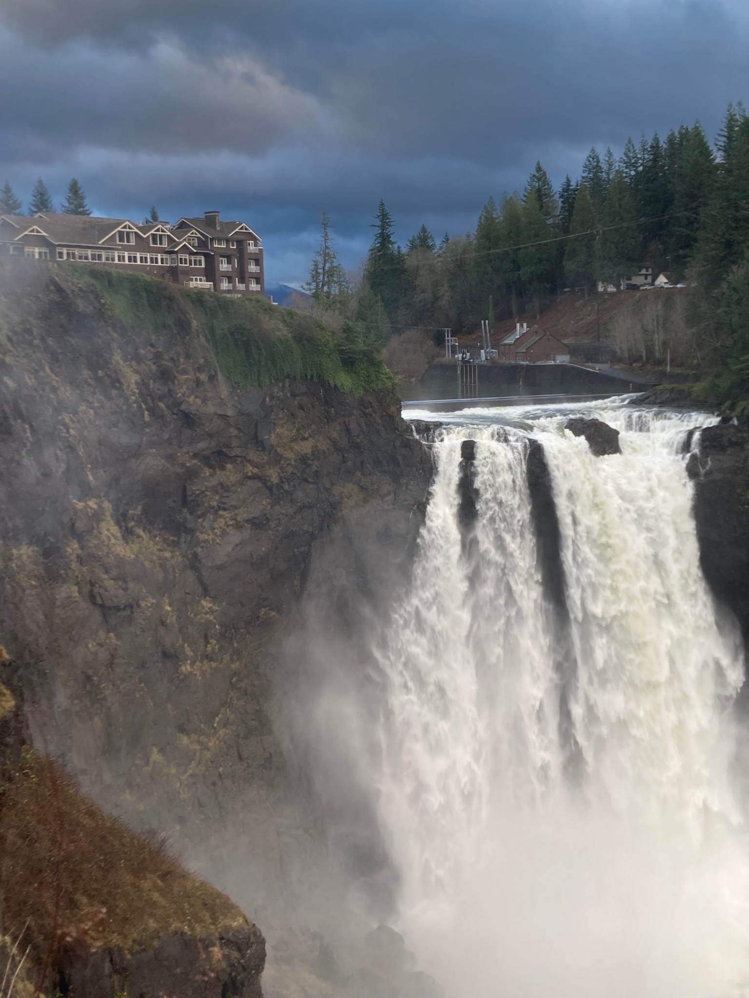 2025 Photo Challenge Bingo! – Confessions of a Serial Reader